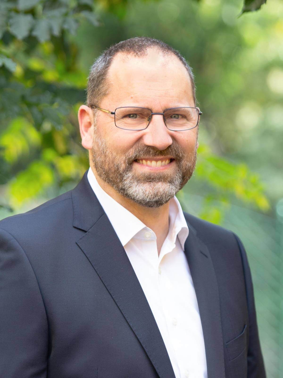 Speaker Overview: Manfred Pinnegger